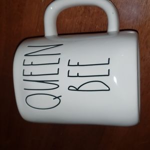 Rae Dunn | Dining | Rae Dunn Queen Bee Mug | Poshmark